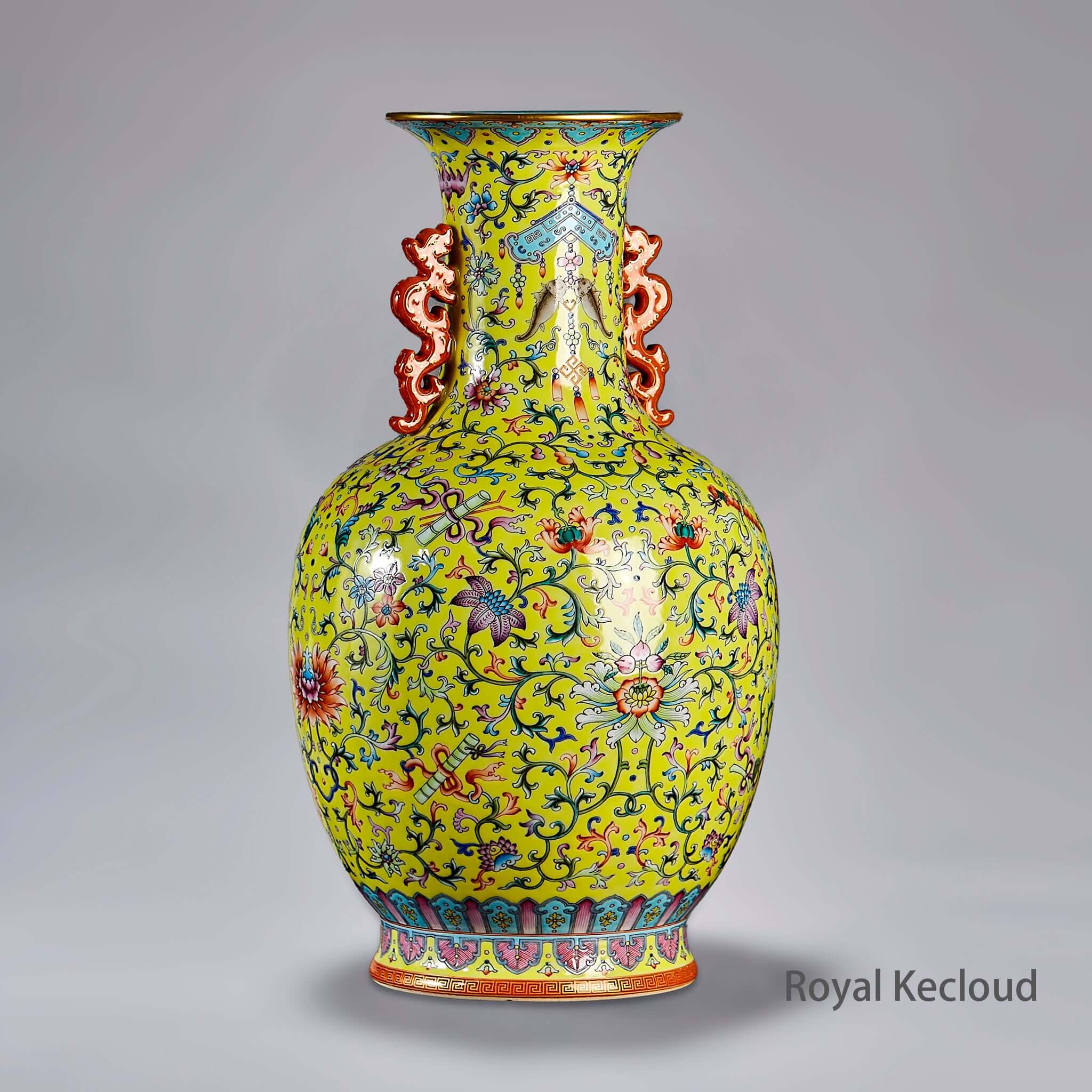 Imperial Famille Rose Porcelain Vase | Qing Dynasty Art – ROYAL KECLOUD